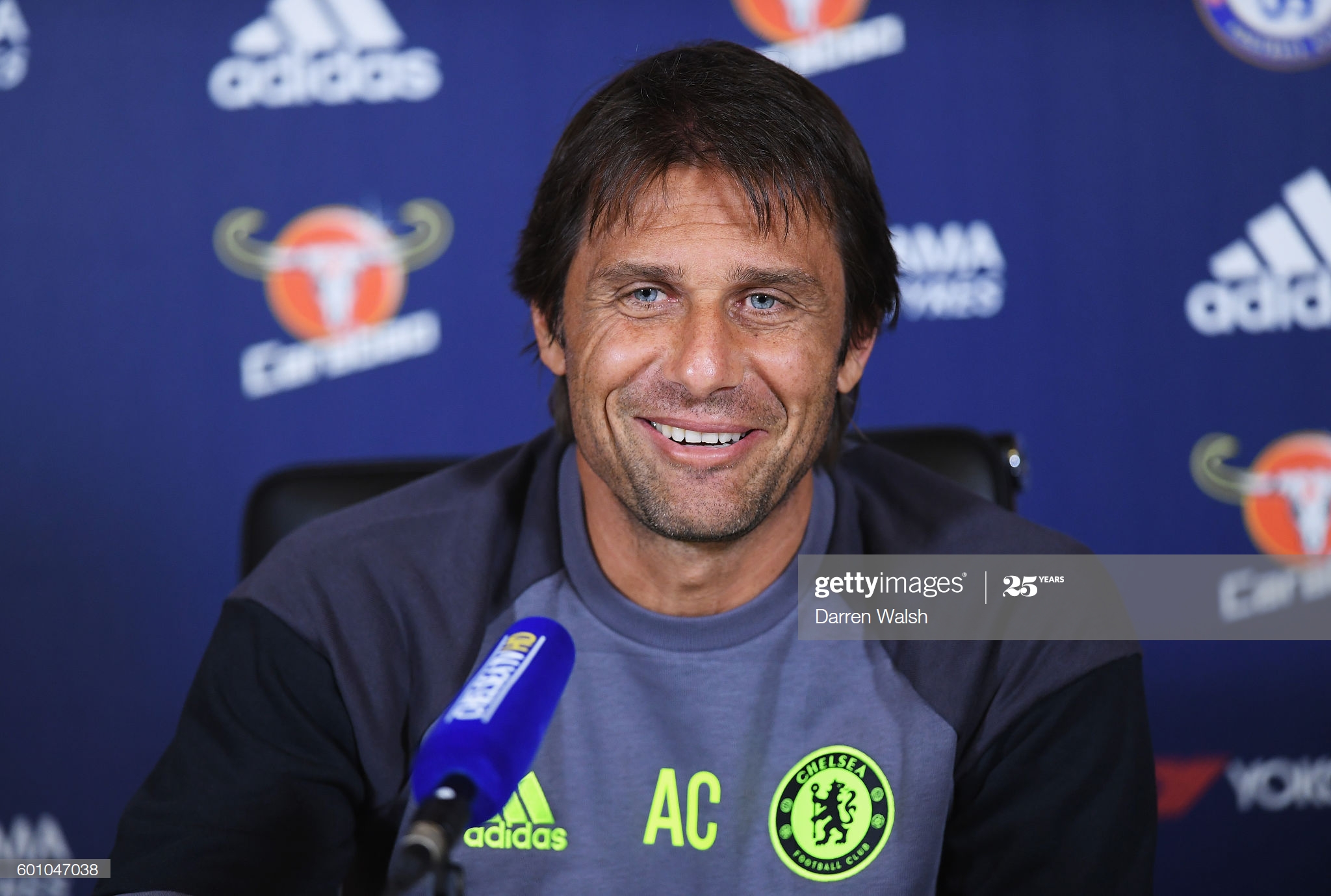 Antonio Conte Worn Signed Chelsea Training Top 2017 - Golden Soccer ...