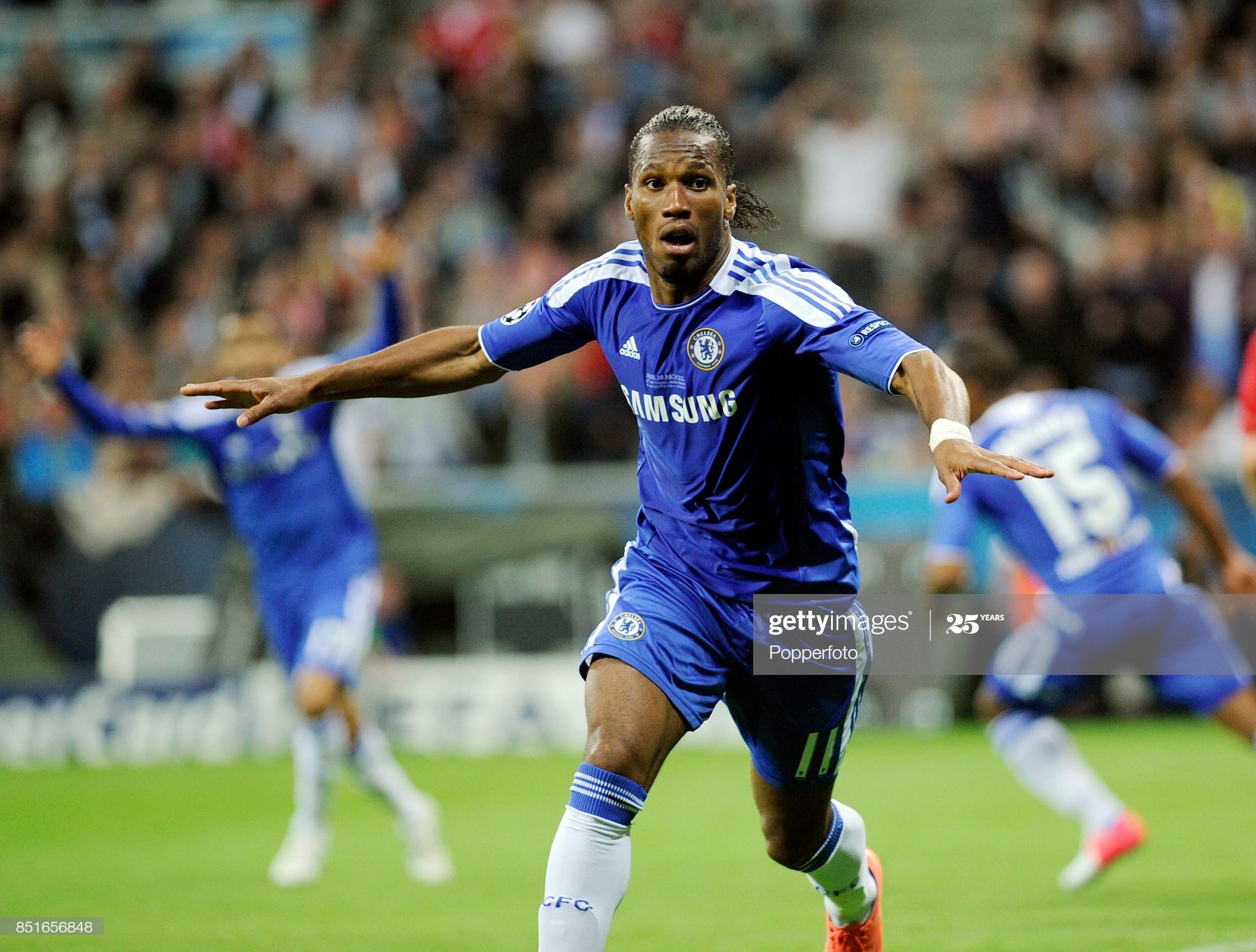 Chelsea Champions League Final 2012 Team Signed Shirt & Medal Display ...