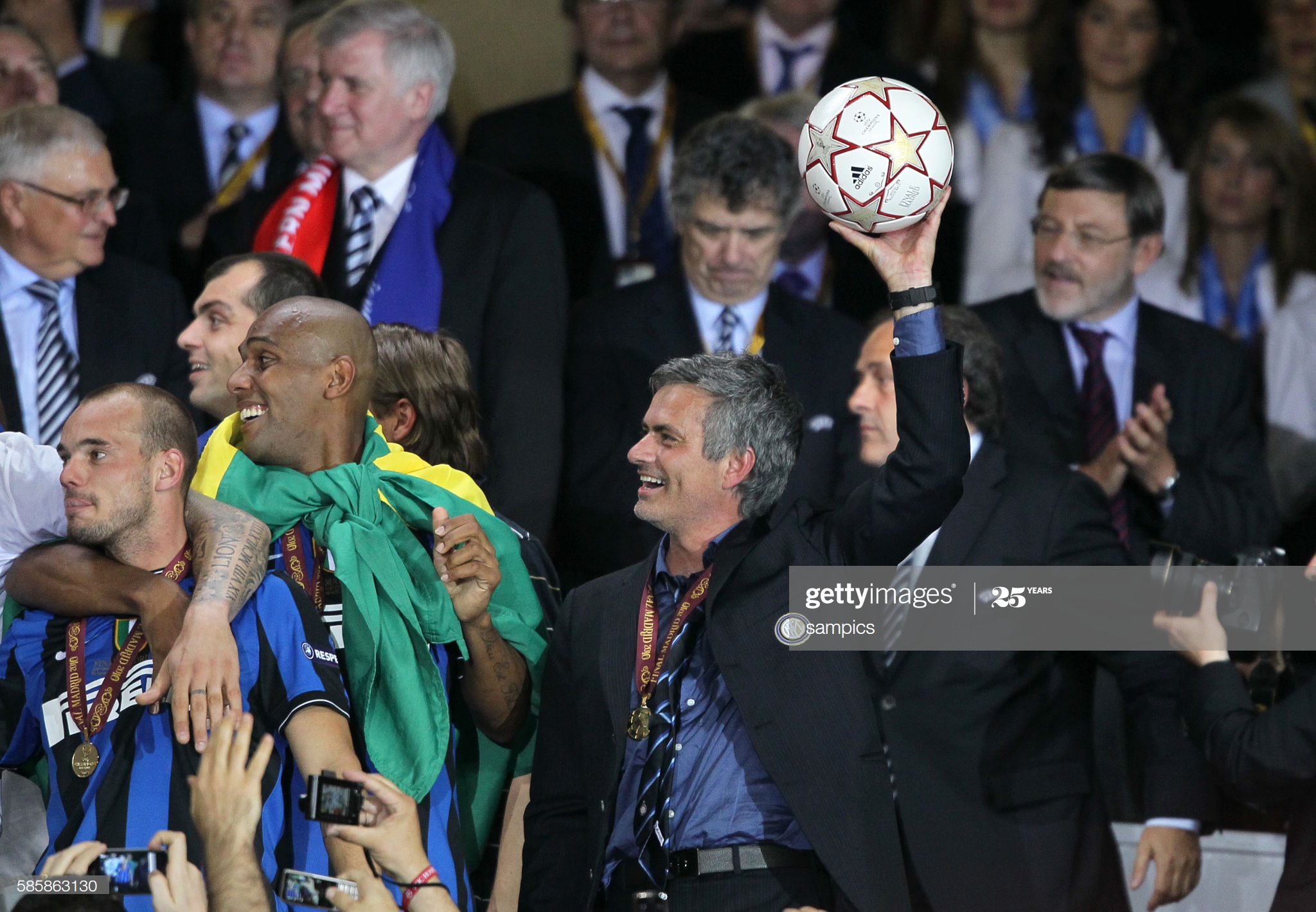 Jose Mourinho Match / Training Worn Inter Milan Shirt 2010 - Treble ...